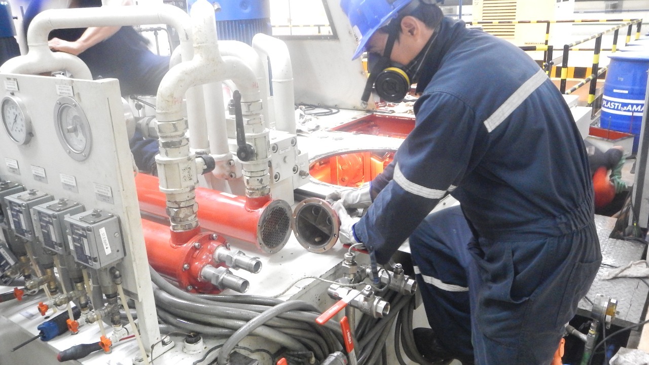 Técnicos de CELEC EP – HIDRONACIÓN realizan trabajos de mantenimiento ... Técnicos de CELEC EP – HIDRONACIÓN realizan trabajos de mantenimiento ...
